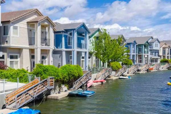 Marina Escape-lake-family-fishing-casino - Reno