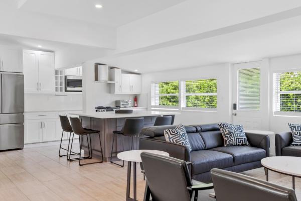 Across The Beach Modern Ocean Home - Pompano Beach, FL