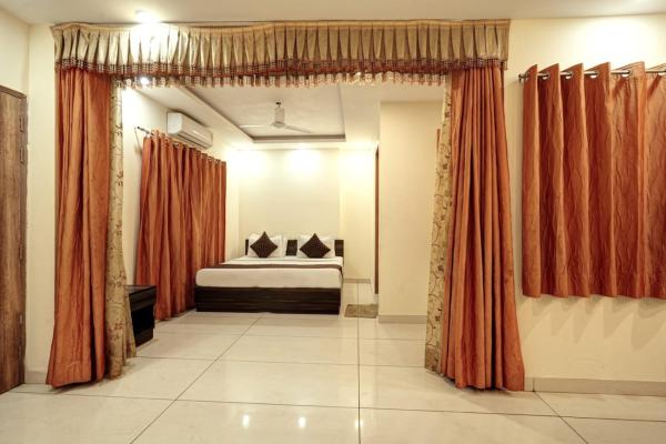 Hotel Monaco - Chandrapur