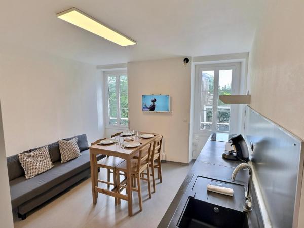 Wonderhost, Aux Abords De Beaumont - ibis Budget Pau Est
