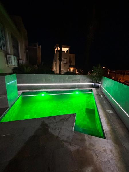 Casa Con Piscina - Villamartin