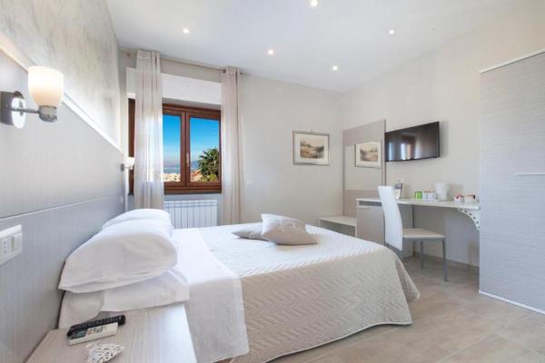 Relax Room Sorrento - Massa Lubrense