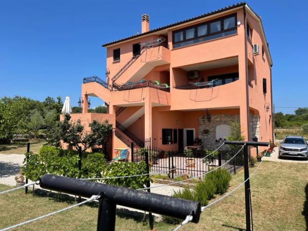 Apartment Rojnic - Peroj