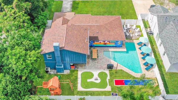 Heated Pool Bbq Fire Pit Mini Golf Outdoor Bowling - Clearwater, FL