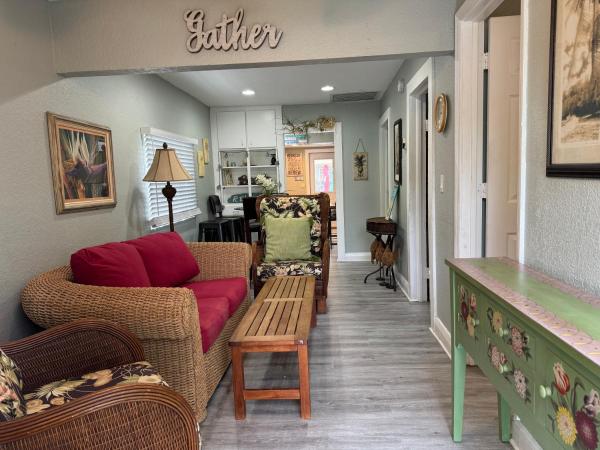 Mango Beach 3 Bedroom House Fenced Backyard Patio Grill Firepit 10 Min To Delray Beach! - Lake Worth, FL