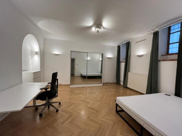 Room Close To Karlsplatz, Shared Apartment - Wien