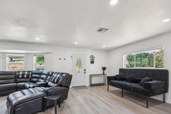 Desert Mountain Escape With Private Hot Tub A Home - Tehachapi, CA
