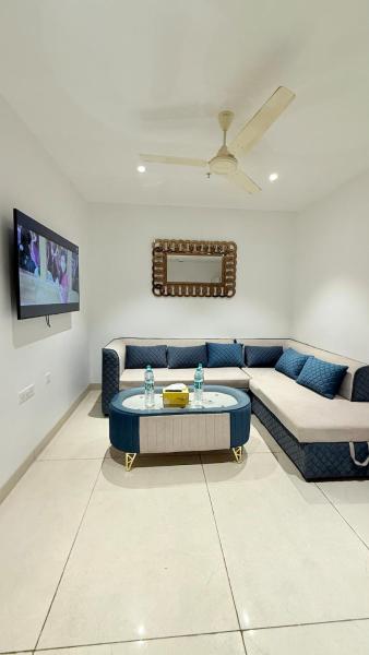 High Rise Royal Luxury 2 Bhk With Private Patio - Gurugram
