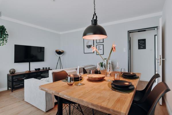 Neu Zweiraumstil I Modernes Design I Voll Ausgestattet I Sehr Ruhige Lage I Arbeitsplatz I Hotelbetten I Smart Tv Mit Netflix Und Magenta I Frisch Saniert - Bad Bevensen