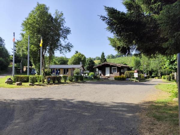 Camping La Vallée - La Tour-d'Auvergne
