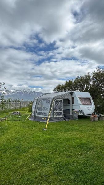 Viðarholt Base Camp - Islândia