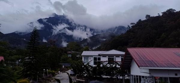 Sling & Stone Mountain Suites - Ranau