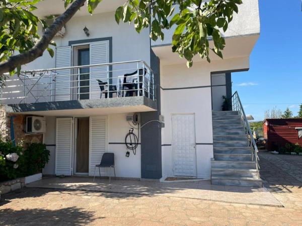 Ultra Apartments - Ksamil