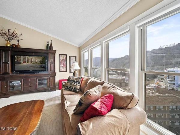 Gatlinburg Chateau Penthouse - Gatlinburg, TN