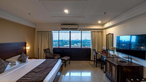 Hotel Ivory Tower -