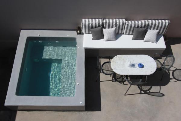 Antique Mansion - Oía