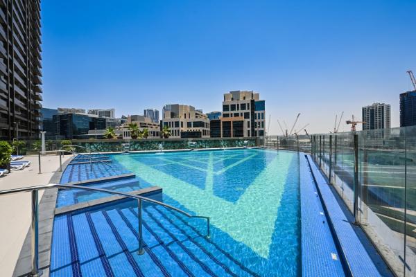 Spacious 1 Bhk With City Views - Dubaï