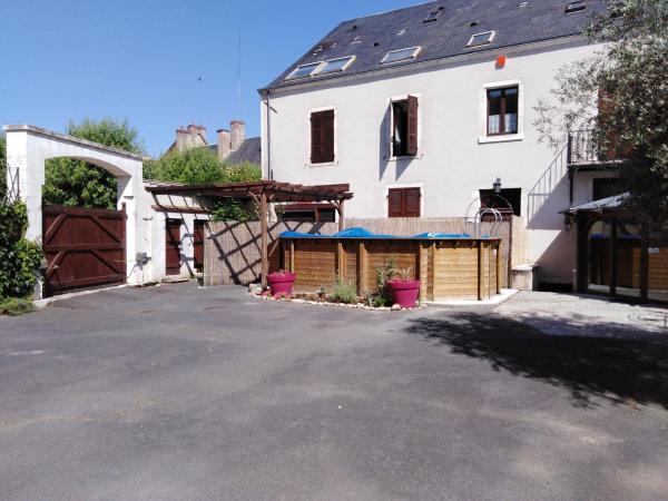 Maison Familiale Avec Piscine Privée à Saint-gaultier - Fr-1-591-752 - Argenton-sur-Creuse