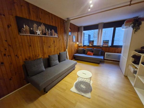 Studio Rénové Au Cœur De Super Besse, Pour 4 Personnes - Fr-1-814-141 - Super-Besse