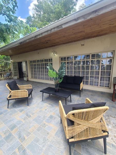 Charming 3 Bedroom Guesthouse - 2300 - Zimbabwe