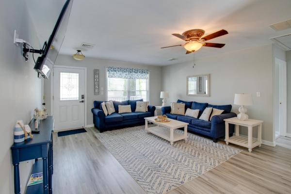 Charming Somers Point House With Private Pool! - New Jersey