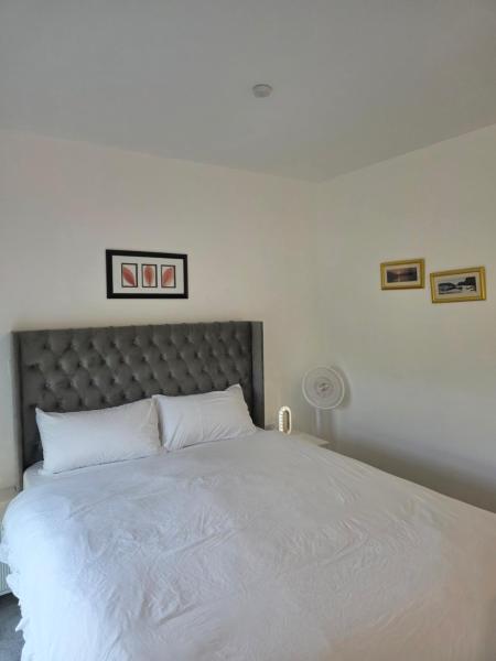 Lux Room Romford - Romford