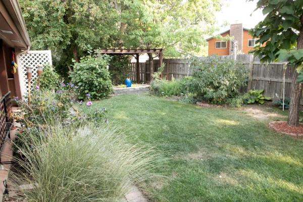 Sunny Family Retreat Hottub, Gameroom, Backyard - Longmont, CO
