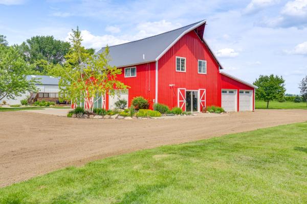 Unique, Renovated Barn Vacation Rental In Donnelly - Minnesota