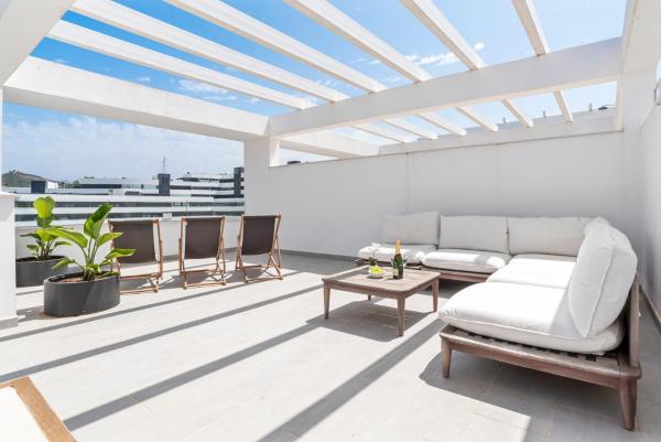 Solarium Penthouse Walk To Beach & Old Town - Estepona