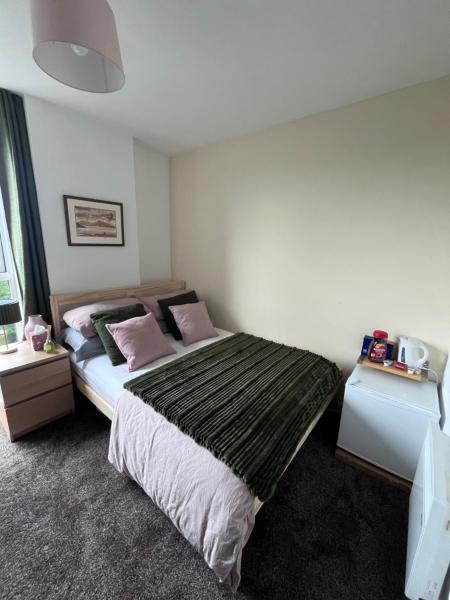 Double Bedroom - Private Bathroom - City Centre - 베리