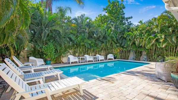 Beach Bike Ride Salt Water Pool Sleeps 10 - Bonita Springs, FL