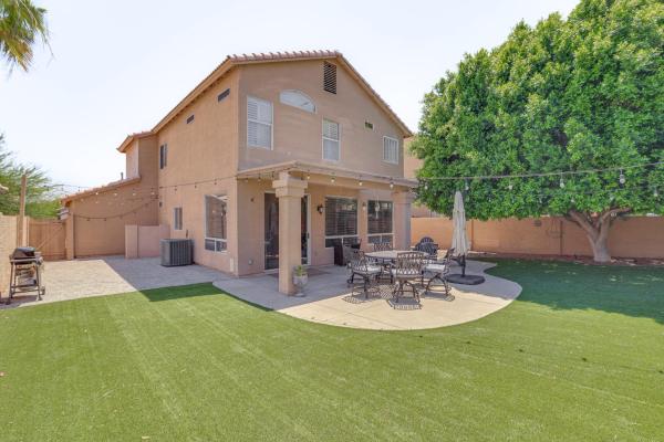 Family Gem With Spacious Outdoor Oasis In Scottsdale - Scottsdale, AZ