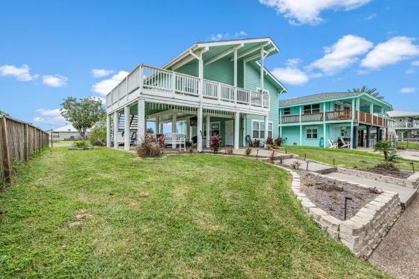 Bearfoot Bungalow - Aransas Pass, TX