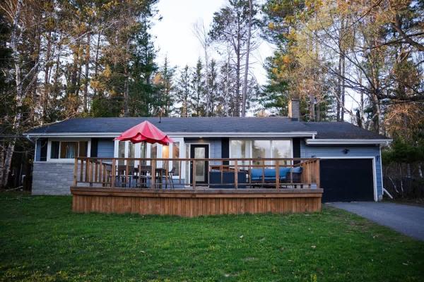 Santa's Village Muskoka Retreat - Waterfront Kayaks Hot Tub - Bracebridge