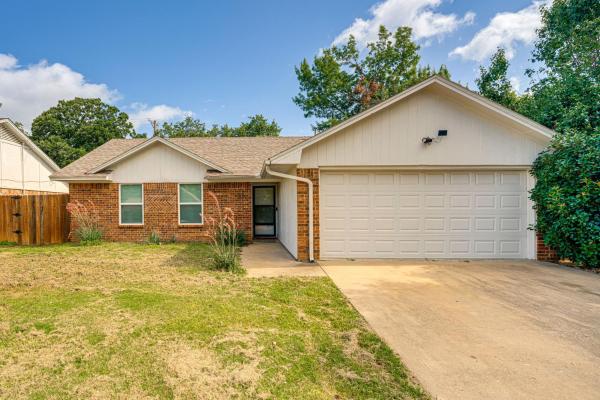 11 Mi To Lewisville Lake Family Home In Denton - Denton, TX