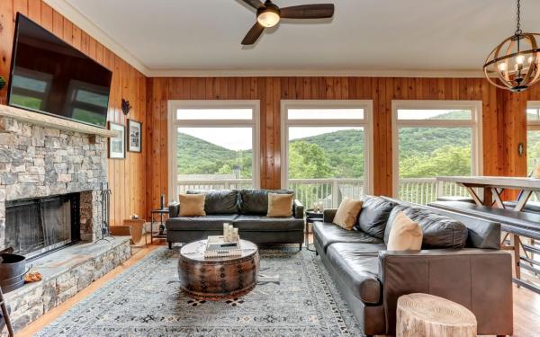 Lazy Lodge - Golf Course Views Hot Tub - Big Canoe, GA