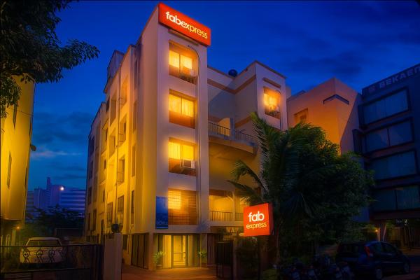 Fabhotel East Field Homes - Nr Airport Road - Pune