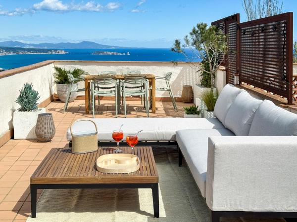 2 Bedroom Loft Close To The Center Of Begur. With Terrace And Gorgeous Sea Views (Ref:h42) - Begur