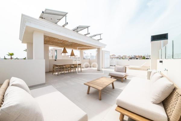 The Q Penthouse, Apt With Boho-chic Rooftop, By Oyoostays - Algorfa