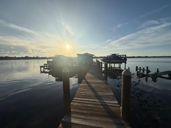 Sandy Pines Perch - Your Indian River Dock Life Base Camp - Sebastián, FL