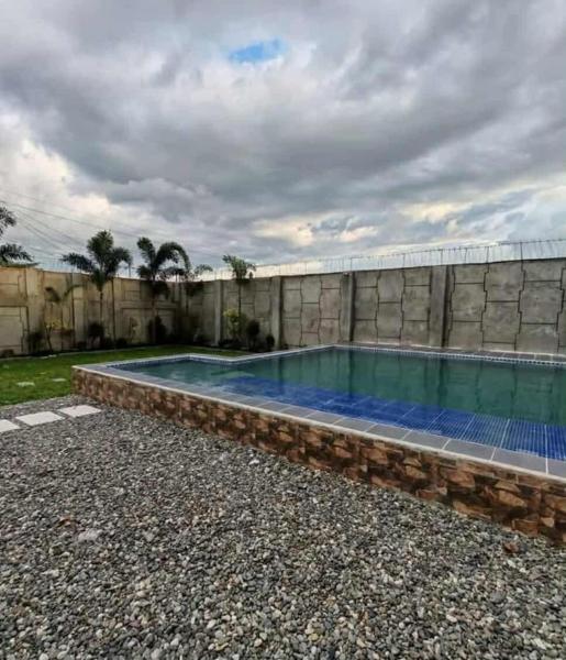 Private Villa Stay - Near Tarlac City - Tarlac City