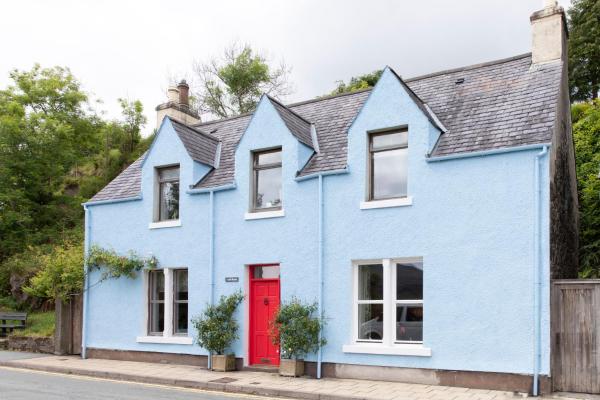 The Blue House - Portree