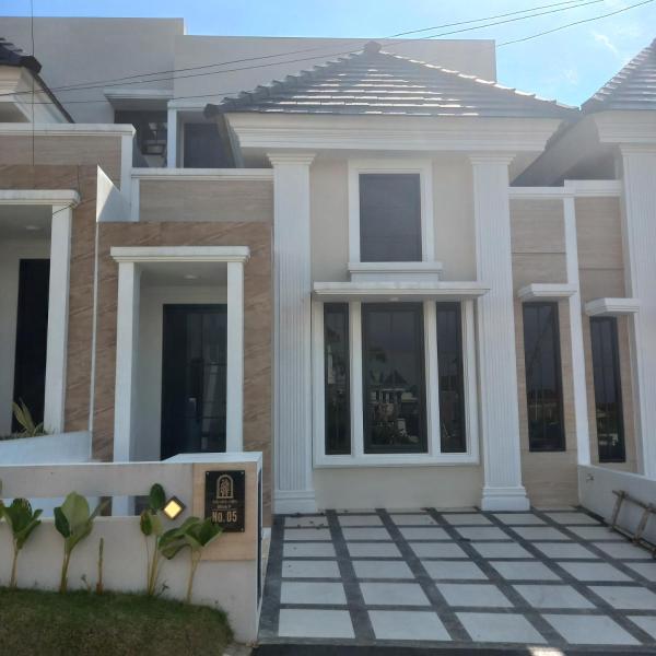 Villa Atlantis Feastpool Malang F5 - Malang
