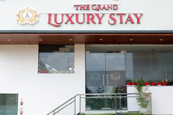 The Grand Luxury Stay Hotel - 아그라