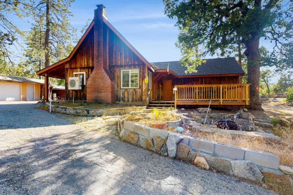 Little Cozy Cabin - Shaver Lake, CA