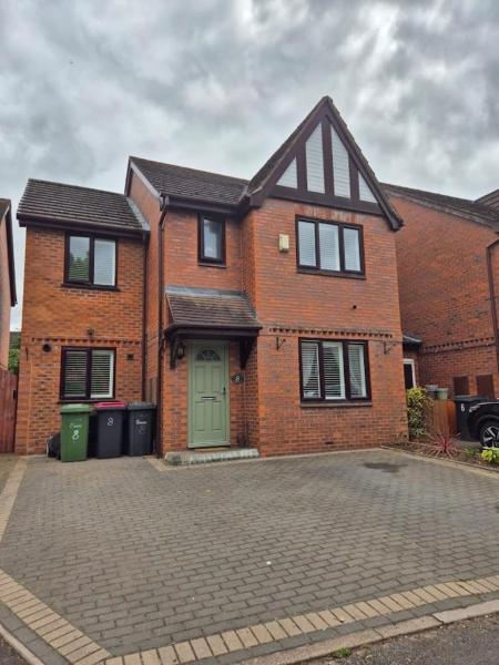 Beautiful Village Home - Solihull