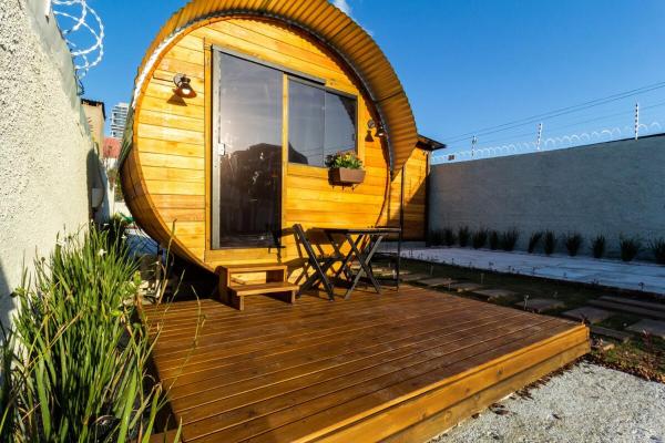 Menor Casa De Cwb - Casa Em Formato De Barril - Curitiba