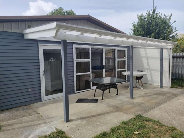 Small 3 Bedroom Garden Chalet B - Auckland