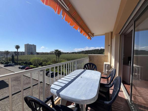 Appartement T2 Calme Avec Clim, Terrasse Et Parking Au Lavandou - Fr-1-308-211 - Île du Levant