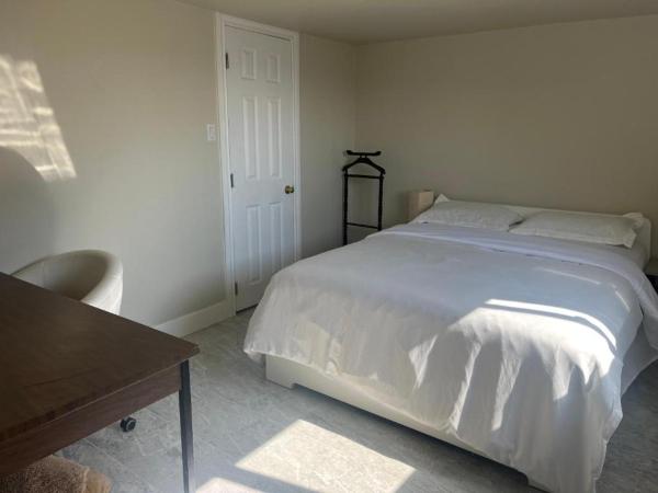 Three Bedroom Near Uvic - Victoria, Canadà